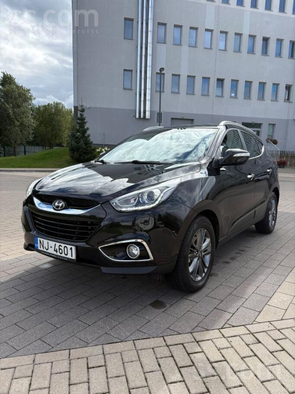 Melns Hyundai ix35 2014 Rīga, ar dzinēja tilpumu 2.00 L un nobraukumu 215 tūkst. km par 7500 €, foto 4 vietnē AUTOMOTO.COM.LV