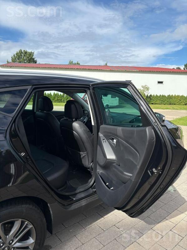 Melns Hyundai ix35 2014 Rīga, ar dzinēja tilpumu 2.00 L un nobraukumu 215 tūkst. km par 7500 €, foto 9 vietnē AUTOMOTO.COM.LV