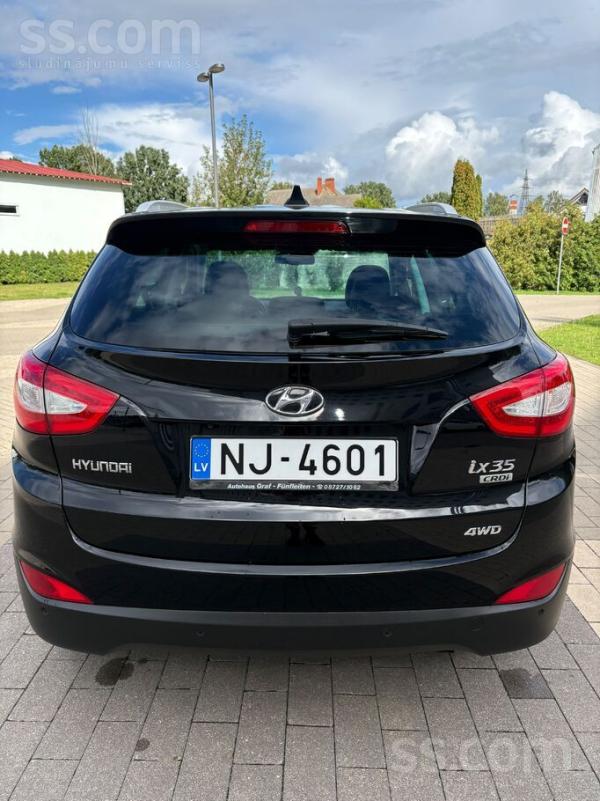 Melns Hyundai ix35 2014 Rīga, ar dzinēja tilpumu 2.00 L un nobraukumu 215 tūkst. km par 7500 €, foto 10 vietnē AUTOMOTO.COM.LV