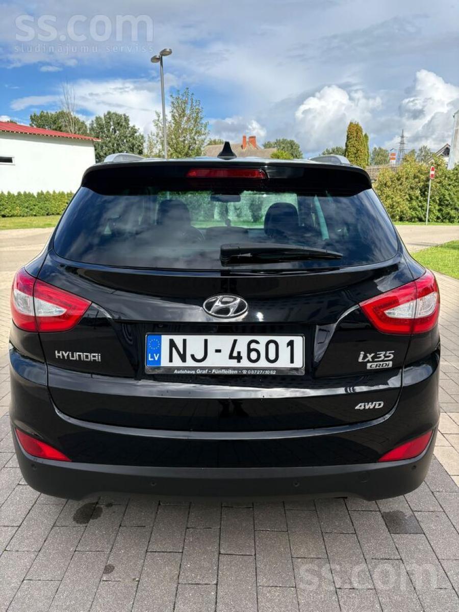 Melns Hyundai ix35 2014 Rīga, ar dzinēja tilpumu 2.00 L un nobraukumu 215 tūkst. km par 7500 €, foto 10 vietnē AUTOMOTO.COM.LV