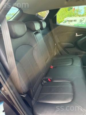 Melns Hyundai ix35 2014 Rīga, ar dzinēja tilpumu 2.00 L un nobraukumu 215 tūkst. km par 7500 €, foto 11 vietnē AUTOMOTO.COM.LV