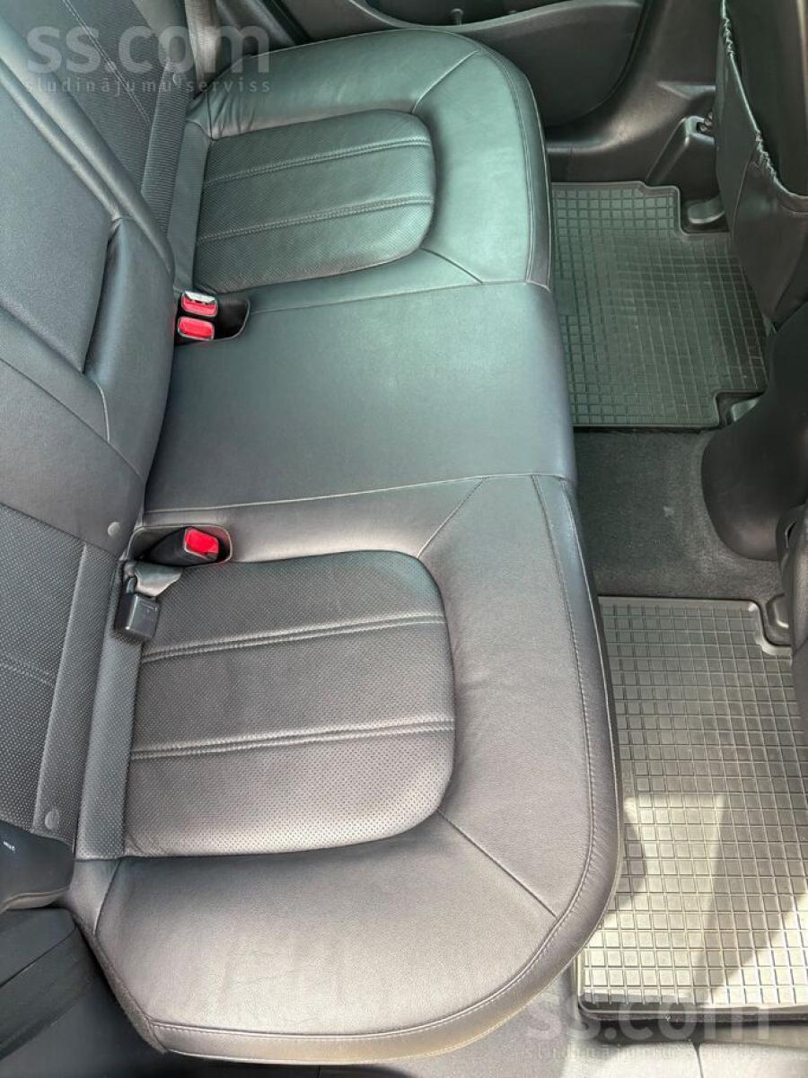 Melns Hyundai ix35 2014 Rīga, ar dzinēja tilpumu 2.00 L un nobraukumu 215 tūkst. km par 7500 €, foto 13 vietnē AUTOMOTO.COM.LV
