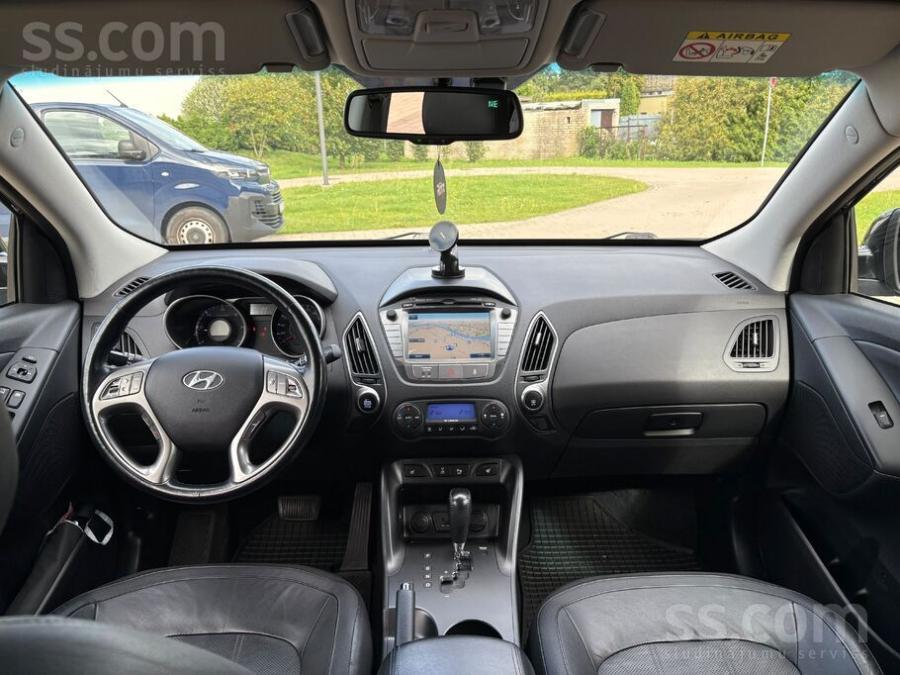 Melns Hyundai ix35 2014 Rīga, ar dzinēja tilpumu 2.00 L un nobraukumu 215 tūkst. km par 7500 €, foto 15 vietnē AUTOMOTO.COM.LV