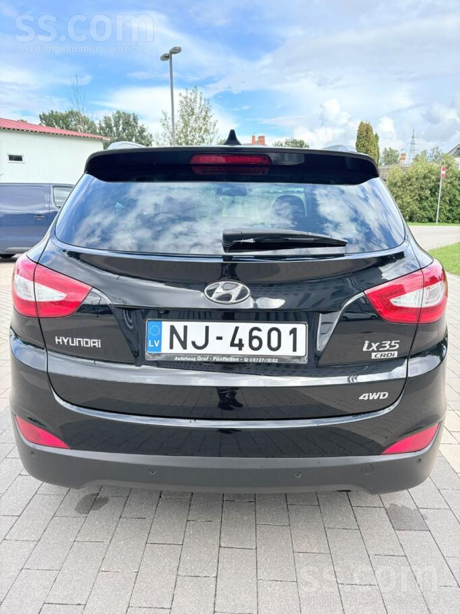 Melns Hyundai ix35 2014 Rīga, ar dzinēja tilpumu 2.00 L un nobraukumu 215 tūkst. km par 7500 €, foto 19 vietnē AUTOMOTO.COM.LV