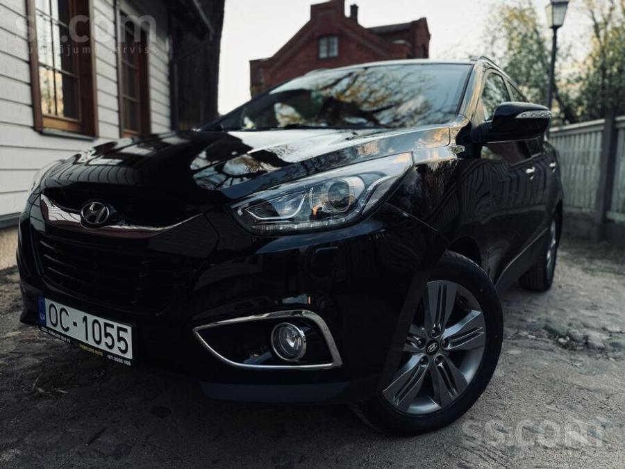 Melns Hyundai ix35 2015 Cēsis, ar dzinēja tilpumu 2.00 L un nobraukumu 0 tūkst. km par 6800 €, foto 3 vietnē AUTOMOTO.COM.LV