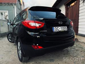 Melns Hyundai ix35 2015 Cēsis, ar dzinēja tilpumu 2.00 L un nobraukumu 0 tūkst. km par 6800 €, foto 7 vietnē AUTOMOTO.COM.LV