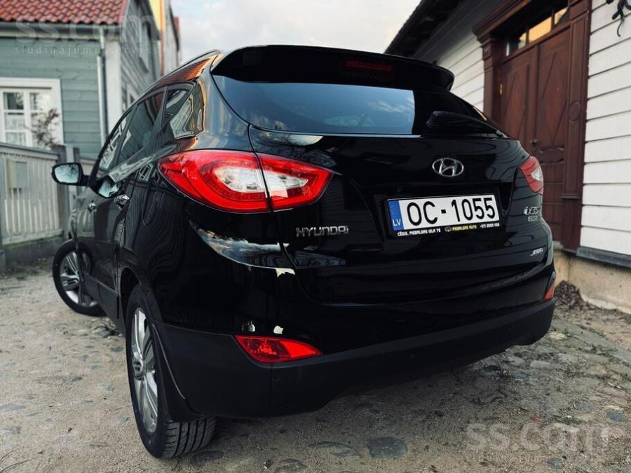 Melns Hyundai ix35 2015 Cēsis, ar dzinēja tilpumu 2.00 L un nobraukumu 0 tūkst. km par 6800 €, foto 7 vietnē AUTOMOTO.COM.LV