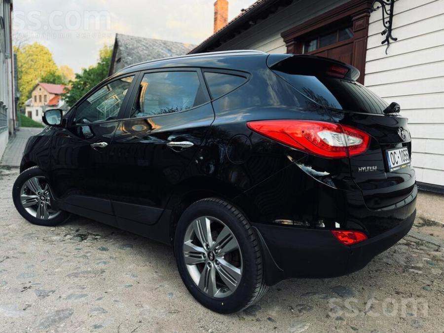 Melns Hyundai ix35 2015 Cēsis, ar dzinēja tilpumu 2.00 L un nobraukumu 0 tūkst. km par 6800 €, foto 8 vietnē AUTOMOTO.COM.LV
