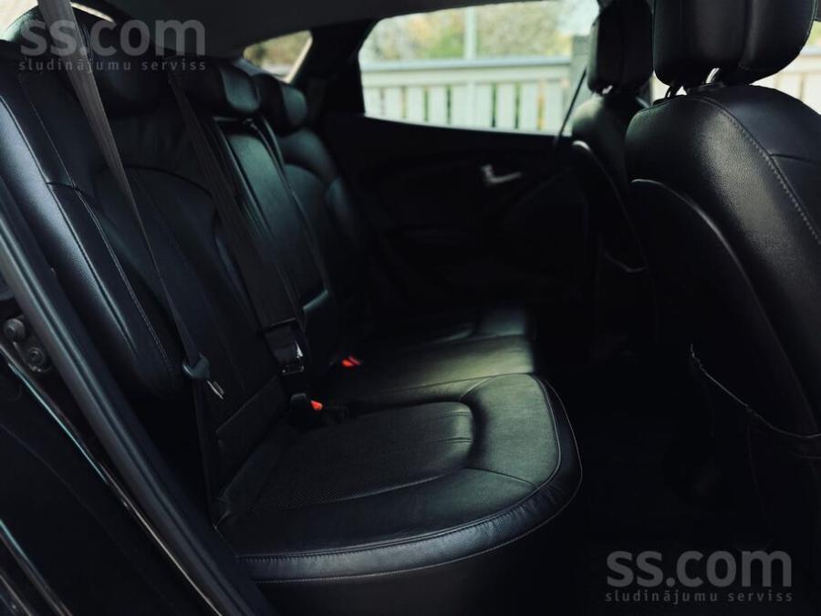 Melns Hyundai ix35 2015 Cēsis, ar dzinēja tilpumu 2.00 L un nobraukumu 0 tūkst. km par 6800 €, foto 11 vietnē AUTOMOTO.COM.LV