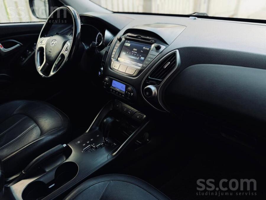 Melns Hyundai ix35 2015 Cēsis, ar dzinēja tilpumu 2.00 L un nobraukumu 0 tūkst. km par 6800 €, foto 15 vietnē AUTOMOTO.COM.LV