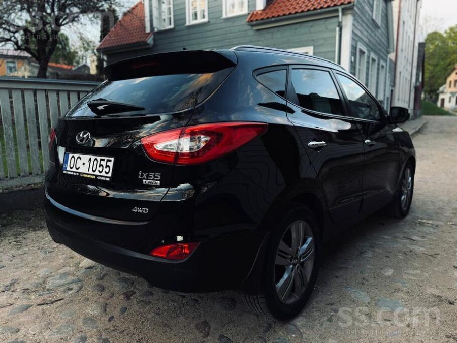 Melns Hyundai ix35 2015 Cēsis, ar dzinēja tilpumu 2.00 L un nobraukumu 0 tūkst. km par 6800 €, foto 29 vietnē AUTOMOTO.COM.LV