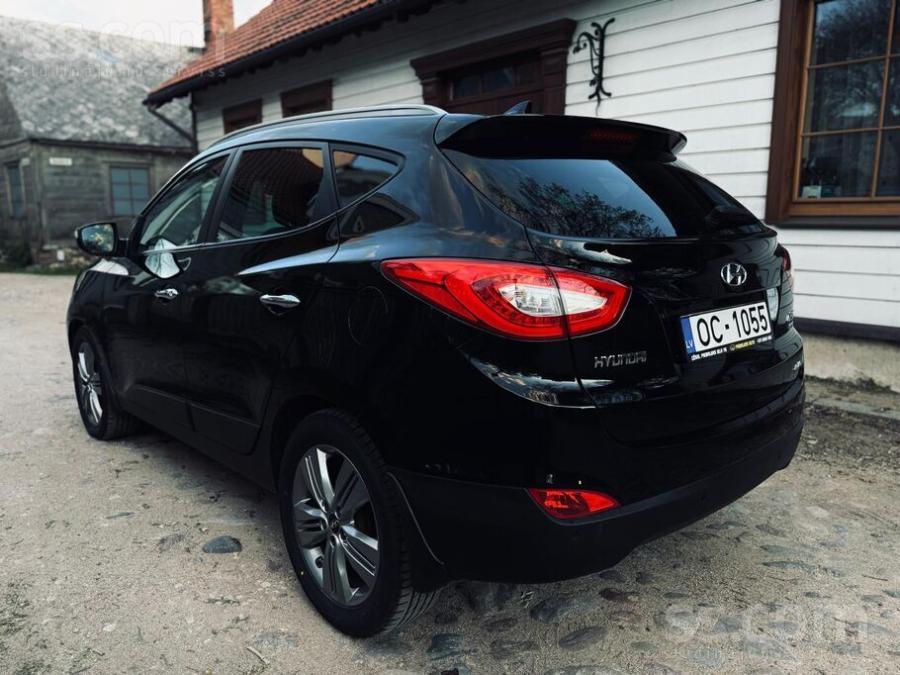 Melns Hyundai ix35 2015 Cēsis, ar dzinēja tilpumu 2.00 L un nobraukumu 0 tūkst. km par 6800 €, foto 30 vietnē AUTOMOTO.COM.LV