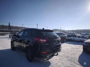 Black Hyundai ix35 2015 in Vilnius, with an engine capacity of 2.00 L and mileage of 289 thousand km for 7950 €, photo 6 on AUTOMOTO.COM.LV