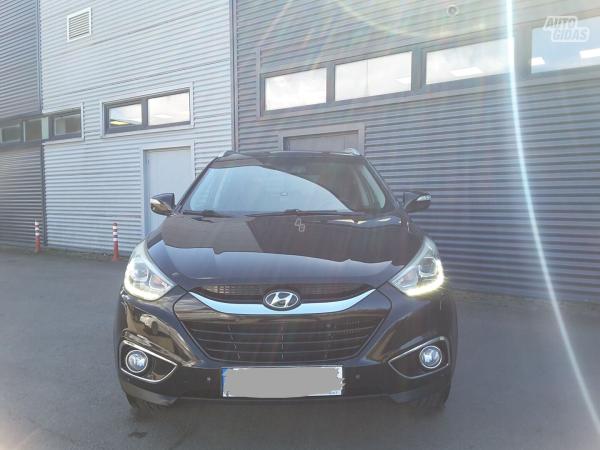 Melns Hyundai ix35 2015 Kretinga, ar dzinēja tilpumu 2.00 L un nobraukumu 251 tūkst. km par 9000 €, foto 4 vietnē AUTOMOTO.COM.LV