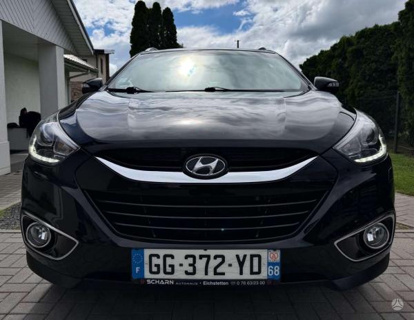 Black Hyundai ix35 2015 in Kaunas, with an engine capacity of 2.00 L and mileage of 194 thousand km for 9350 €, photo 5 on AUTOMOTO.COM.LV