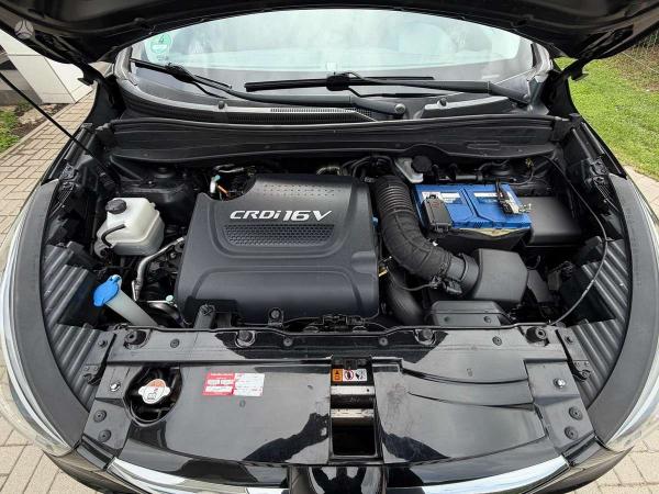 Black Hyundai ix35 2015 in Kaunas, with an engine capacity of 2.00 L and mileage of 194 thousand km for 9350 €, photo 8 on AUTOMOTO.COM.LV
