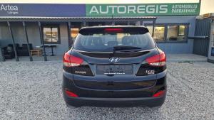 Black Hyundai ix35 2015 in Kretinga, with an engine capacity of 2.00 L and mileage of 189 thousand km for 7650 €, photo 9 on AUTOMOTO.COM.LV