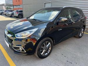 Black Hyundai ix35 2015 in Taurage, with an engine capacity of 1.69 L and mileage of 268 thousand km for 6400 €, photo 3 on AUTOMOTO.COM.LV