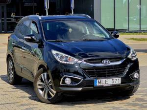 Black Hyundai ix35 2015 in Siauliai, with an engine capacity of 2.00 L and mileage of 265 thousand km for 7500 €, photo 3 on AUTOMOTO.COM.LV