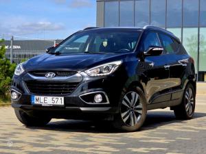 Black Hyundai ix35 2015 in Siauliai, with an engine capacity of 2.00 L and mileage of 265 thousand km for 7500 €, photo 5 on AUTOMOTO.COM.LV