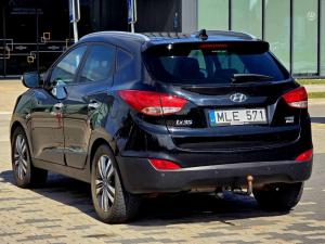 Black Hyundai ix35 2015 in Siauliai, with an engine capacity of 2.00 L and mileage of 265 thousand km for 7500 €, photo 11 on AUTOMOTO.COM.LV