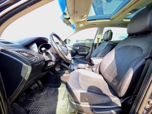 Black Hyundai ix35 2015 in Siauliai, with an engine capacity of 2.00 L and mileage of 265 thousand km for 7500 €, photo 13 on AUTOMOTO.COM.LV