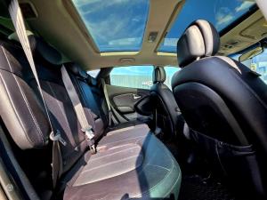 Black Hyundai ix35 2015 in Siauliai, with an engine capacity of 2.00 L and mileage of 265 thousand km for 7500 €, photo 15 on AUTOMOTO.COM.LV