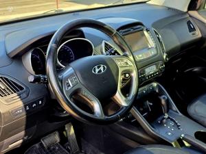 Black Hyundai ix35 2015 in Siauliai, with an engine capacity of 2.00 L and mileage of 265 thousand km for 7500 €, photo 18 on AUTOMOTO.COM.LV