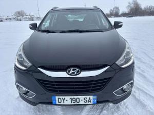 Black Hyundai ix35 2016 in Marijampole, with an engine capacity of 1.69 L and mileage of 274 thousand km for 6250 €, photo 2 on AUTOMOTO.COM.LV