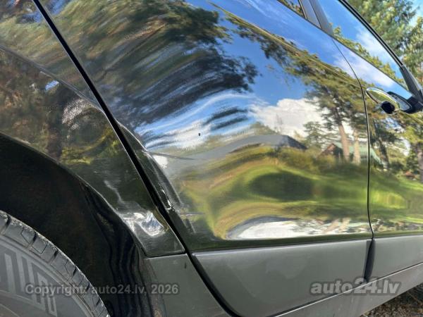 Black Hyundai ix35 2011 in Parnu, with an engine capacity of 2.00 L and mileage of 187 thousand km for 4500 €, photo 10 on AUTOMOTO.COM.LV