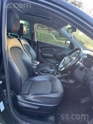 Melns Hyundai ix35 2013 Ogre, ar dzinēja tilpumu 1.70 L un nobraukumu 168 tūkst. km par 2850 €, foto 5 vietnē AUTOMOTO.COM.LV