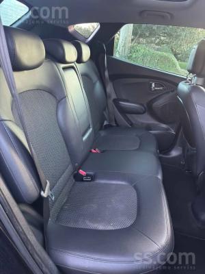 Melns Hyundai ix35 2013 Ogre, ar dzinēja tilpumu 1.70 L un nobraukumu 168 tūkst. km par 2850 €, foto 6 vietnē AUTOMOTO.COM.LV