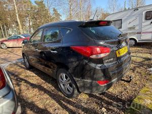 Melns Hyundai ix35 2013 Ogre, ar dzinēja tilpumu 1.70 L un nobraukumu 168 tūkst. km par 2850 €, foto 8 vietnē AUTOMOTO.COM.LV