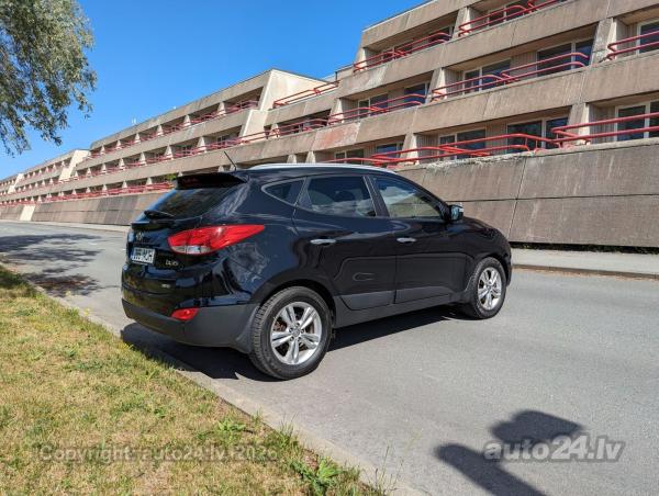 Hyundai ix35 2013 in Tallinn on AUTOMOTO.COM.LV Black Hyundai ix35 2013 in Tallinn, with an engine capacity of 2.00 L and mileage of 66 thousand km for 5999 €, photo 8 on AUTOMOTO.COM.LV