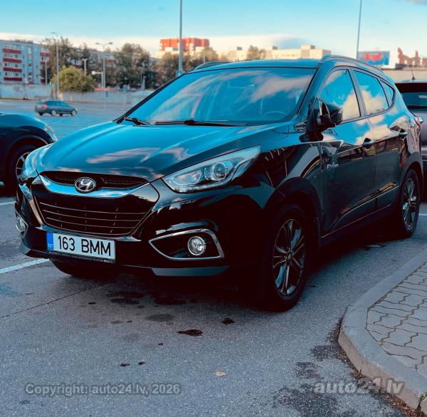 Black Hyundai ix35 2014 in Tallinn, with an engine capacity of 1.60 L and mileage of 77 thousand km for 8350 €, photo 1 on AUTOMOTO.COM.LV