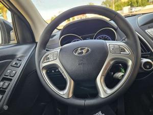 Black Hyundai ix35 2012 in Siauliai, with an engine capacity of 1.60 L and mileage of 197 thousand km for 5950 €, photo 20 on AUTOMOTO.COM.LV