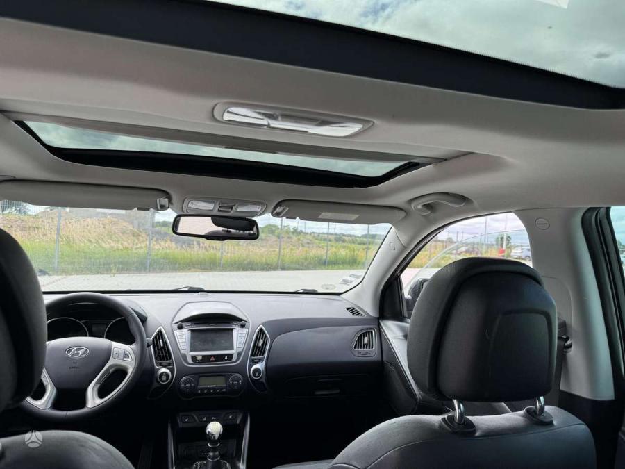 Melns Hyundai ix35 2013 Tauragė, ar dzinēja tilpumu 1.70 L un nobraukumu 248 tūkst. km par 5300 €, foto 10 vietnē AUTOMOTO.COM.LV