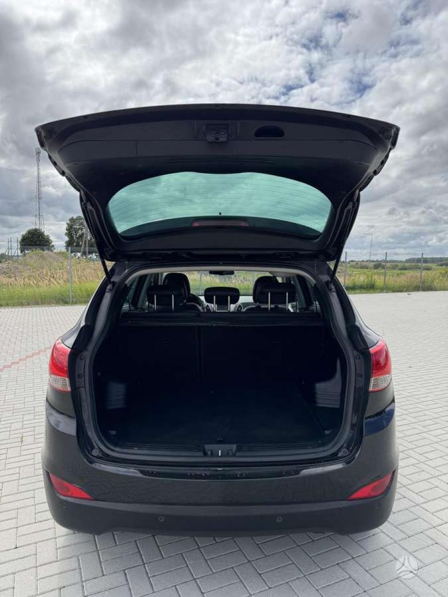 Melns Hyundai ix35 2013 Tauragė, ar dzinēja tilpumu 1.70 L un nobraukumu 248 tūkst. km par 5300 €, foto 11 vietnē AUTOMOTO.COM.LV