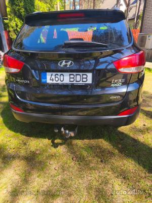 Melns Hyundai ix35 2010 Tallina, ar dzinēja tilpumu 2.00 L un nobraukumu 0 tūkst. km par 4000 €, foto 4 vietnē AUTOMOTO.COM.LV