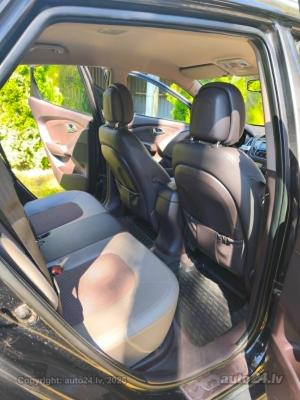 Melns Hyundai ix35 2010 Tallina, ar dzinēja tilpumu 2.00 L un nobraukumu 0 tūkst. km par 4000 €, foto 8 vietnē AUTOMOTO.COM.LV