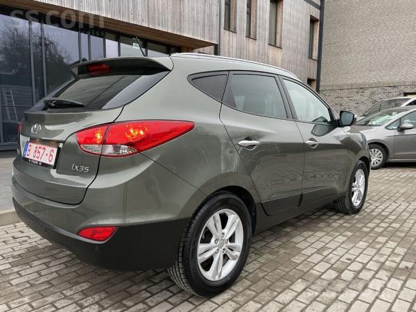 Blue Hyundai ix35 2011 in Tukums, with an engine capacity of 1.70 L and mileage of 221 thousand km for 3200 €, photo 8 on AUTOMOTO.COM.LV