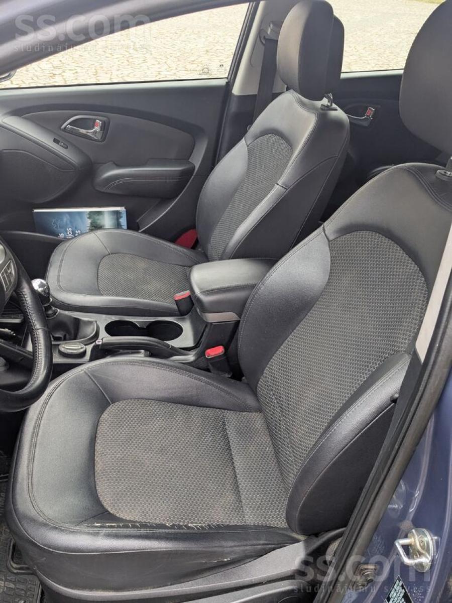 Zils Hyundai ix35 2013 Rīga, ar dzinēja tilpumu 2.00 L un nobraukumu 278 tūkst. km par 3600 €, foto 7 vietnē AUTOMOTO.COM.LV