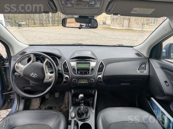 Zils Hyundai ix35 2013 Rīga, ar dzinēja tilpumu 2.00 L un nobraukumu 278 tūkst. km par 3300 €, foto 10 vietnē AUTOMOTO.COM.LV