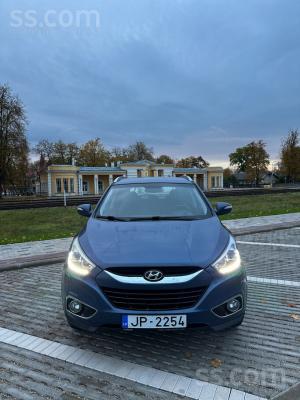 Zils Hyundai ix35 2014 Rīga, ar dzinēja tilpumu 1.60 L un nobraukumu 202 tūkst. km par 6700 €, foto  vietnē AUTOMOTO.COM.LV