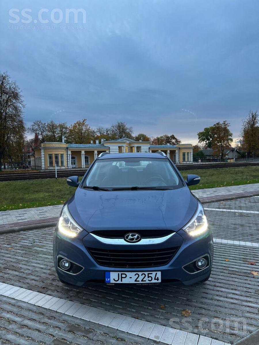 Zils Hyundai ix35 2014 Rīga, ar dzinēja tilpumu 1.60 L un nobraukumu 202 tūkst. km par 6700 €, foto 1 vietnē AUTOMOTO.COM.LV