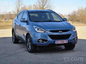 Blue Hyundai ix35 2015 in Liepaja, with an engine capacity of 2.00 L and mileage of 306 thousand km for 7450 €, photo 5 on AUTOMOTO.COM.LV