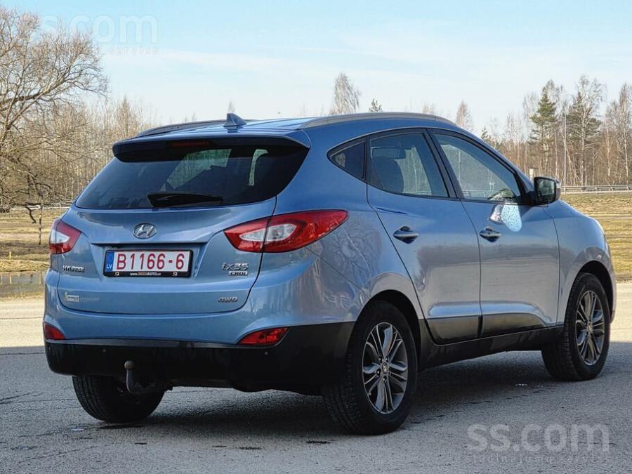 Blue Hyundai ix35 2015 in Liepaja, with an engine capacity of 2.00 L and mileage of 306 thousand km for 7450 €, photo 7 on AUTOMOTO.COM.LV
