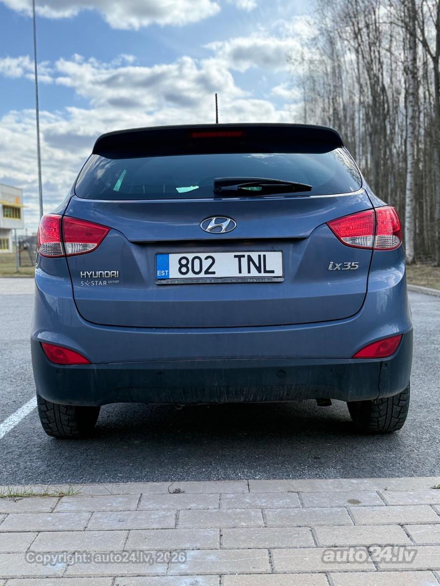Blue Hyundai ix35 2013 in Tallinn, with an engine capacity of 1.70 L and mileage of 340 thousand km for 5999 €, photo 6 on AUTOMOTO.COM.LV