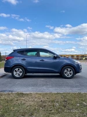 Blue Hyundai ix35 2013 in Tallinn, with an engine capacity of 1.70 L and mileage of 340 thousand km for 5999 €, photo 8 on AUTOMOTO.COM.LV