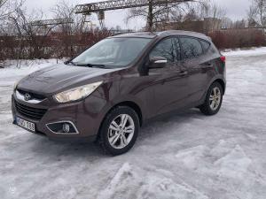 Brūns Hyundai ix35 2010 Kauņa, ar dzinēja tilpumu 2.00 L un nobraukumu 296 tūkst. km par 4900 €, foto  vietnē AUTOMOTO.COM.LV